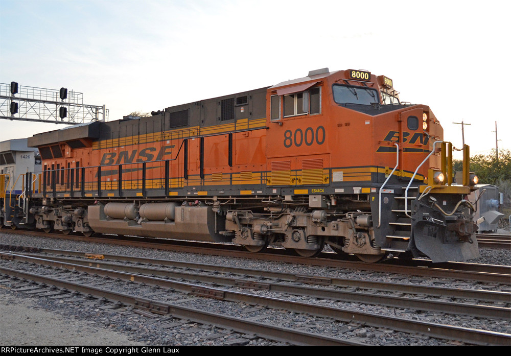BNSF 8000